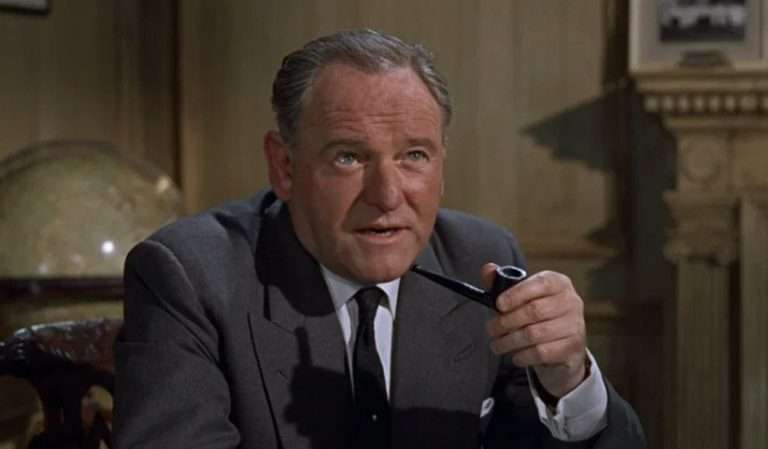 A spy with a smoke: What did James Bond smoke? - CigsSpot